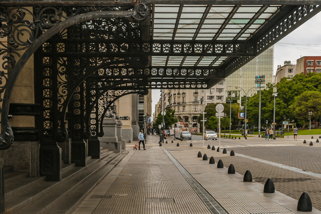 El Majestuoso Teatro Colón: Legado Cultural de Buenos Aires - Caminando ...